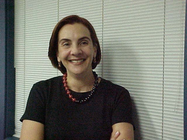 Morre Lucia Hippolito, aos 72 anos