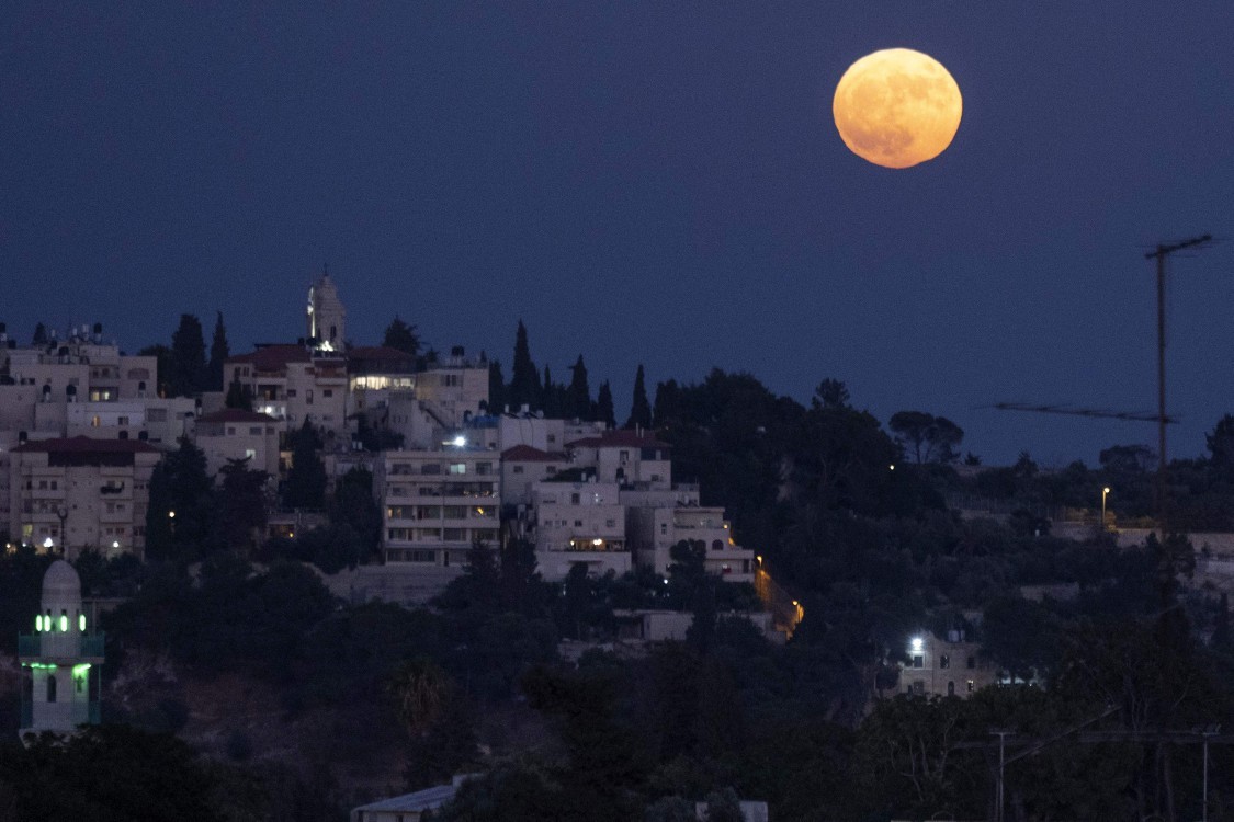 Lua pode ser mais velha do que se imaginava, segundo astrônomos