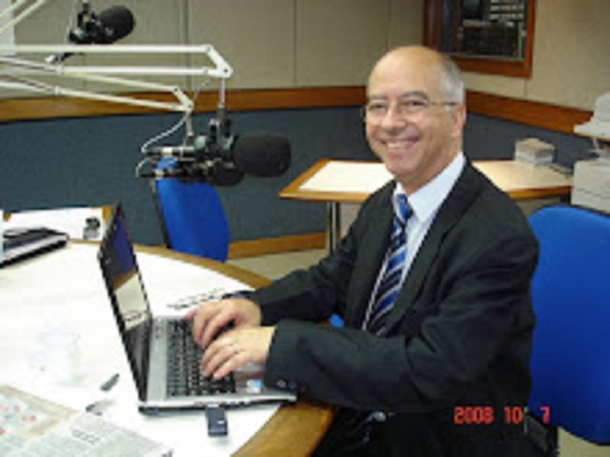 Morre o jornalista e radialista Gelcio Cunha, voz marcante do rádio carioca