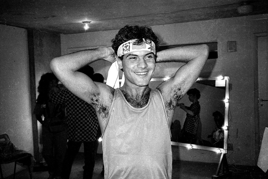 Livros trazem à tona facetas múltiplas de Cazuza e revelam 27 obras ...