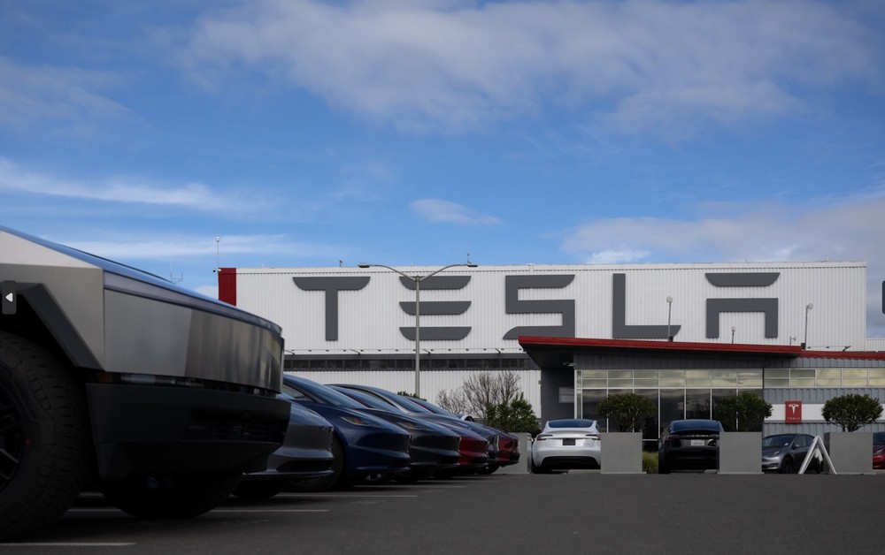 Elon Musk perde US$ 22 bi após queda recorde nas vendas da Tesla ...