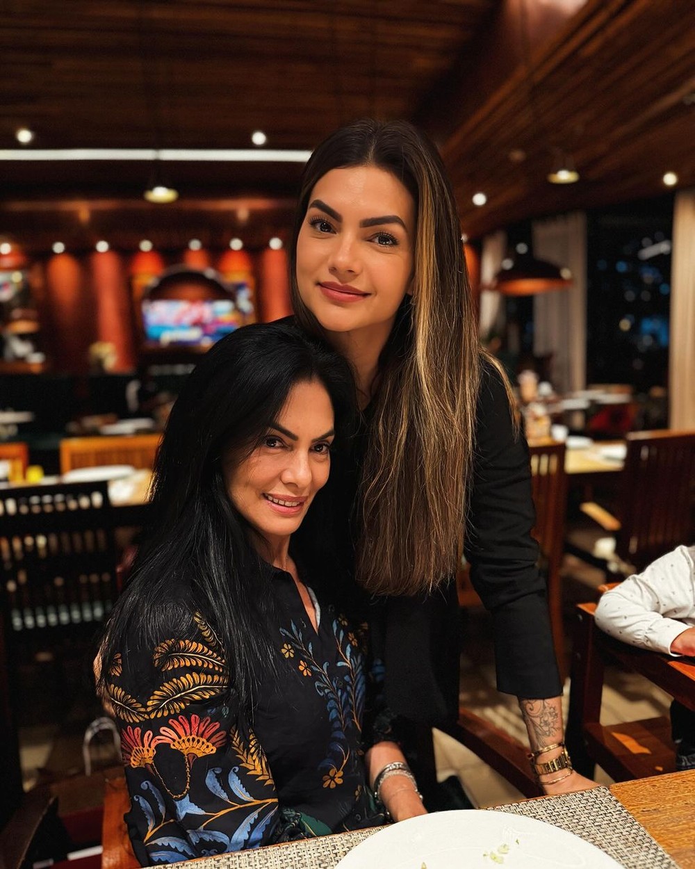 Mãe de Kelly Key surge em foto com netos e rouba a cena: 'Explicado ...