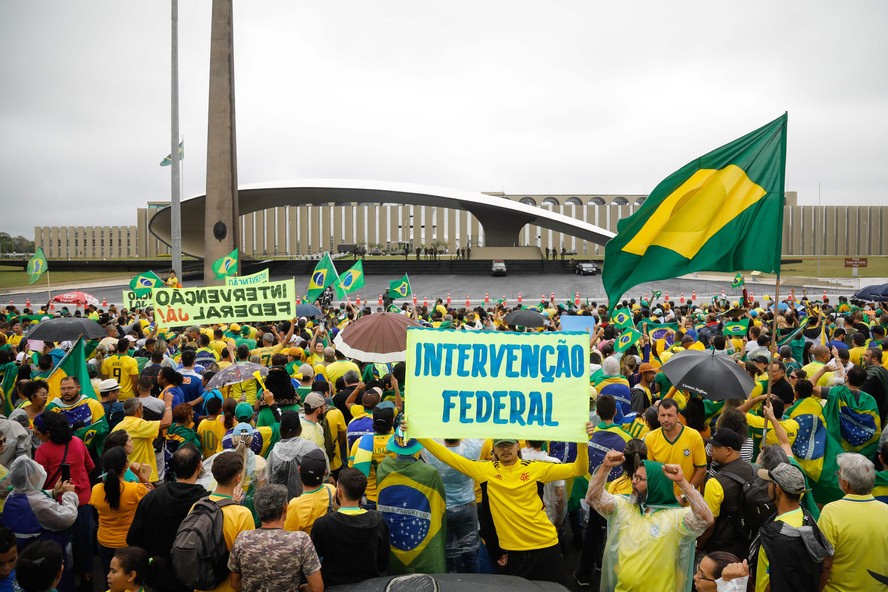 PF vê indícios de que protestos golpistas eram organizados pelo grupo ...