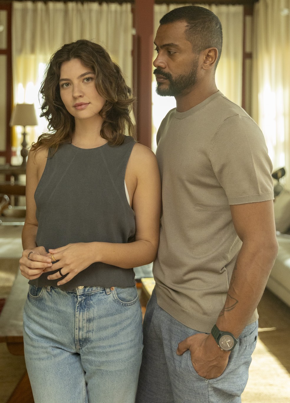 'Mania de você': cada vez mais próxima de Daniel, Michele mente para Cristiano. Entenda