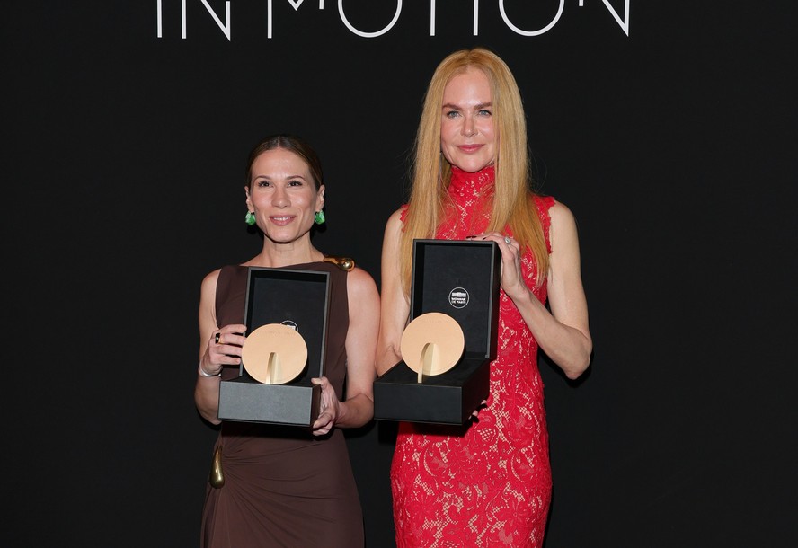 Em Cannes, Marianna Brennand, diretora de 'Manas', é premiada ao lado de Nicole Kidman em ...