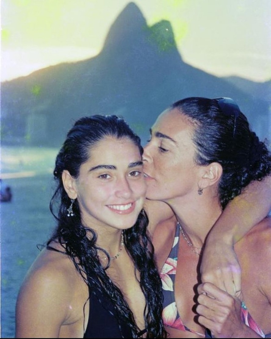 Carol Solberg quebra o silêncio nas redes após a morte da mãe, Isabel Salgado: 'Meu chão foi embora'