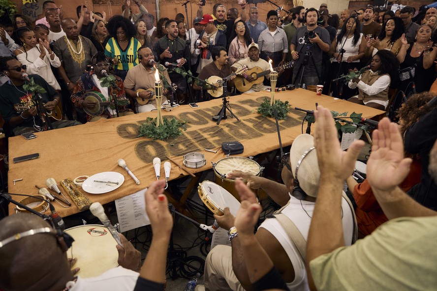 Conheça o Terreiro de Crioulo, a roda de samba nascida em quintal de ...