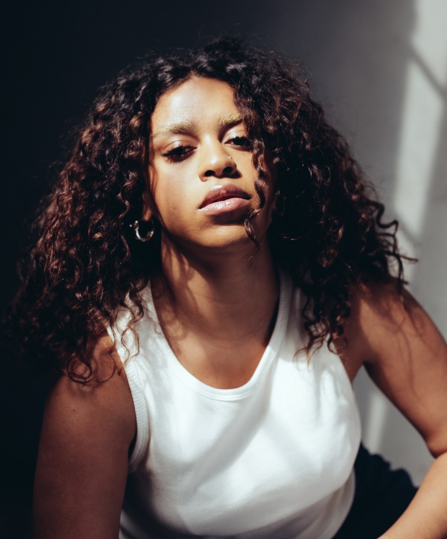 'Sou uma nepo baby, mas estou fazendo meu negócio', diz Flor, filha de ...