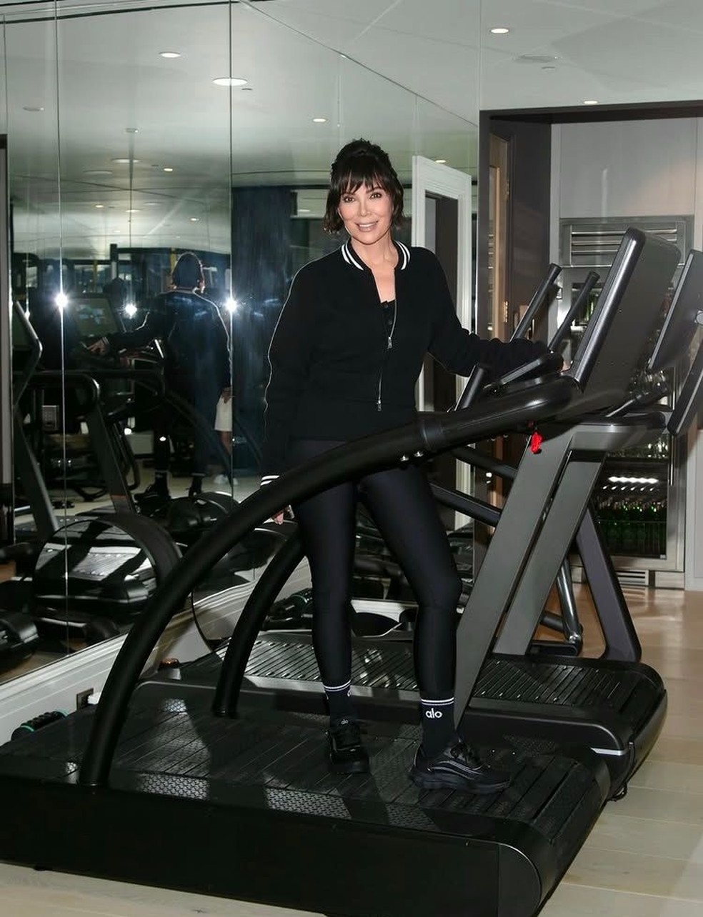 Kris Jenner arranca elogios de seguidores: 'Envelhecendo como um bom vinho'