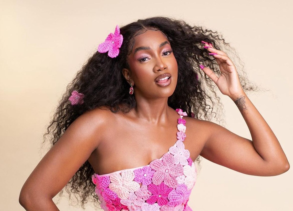 IZA fala da estreia como atriz