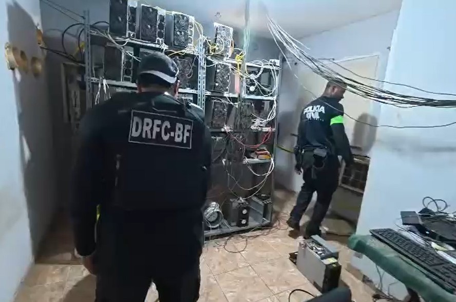 Polícia encontra mineradora de criptomoedas em área do TCP na Maré