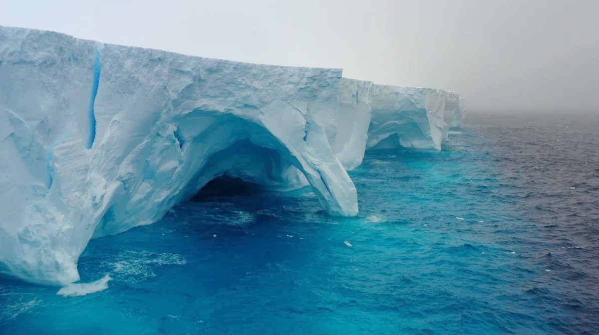 Mais antigo e um milhão de toneladas: saiba como é iceberg que se ...