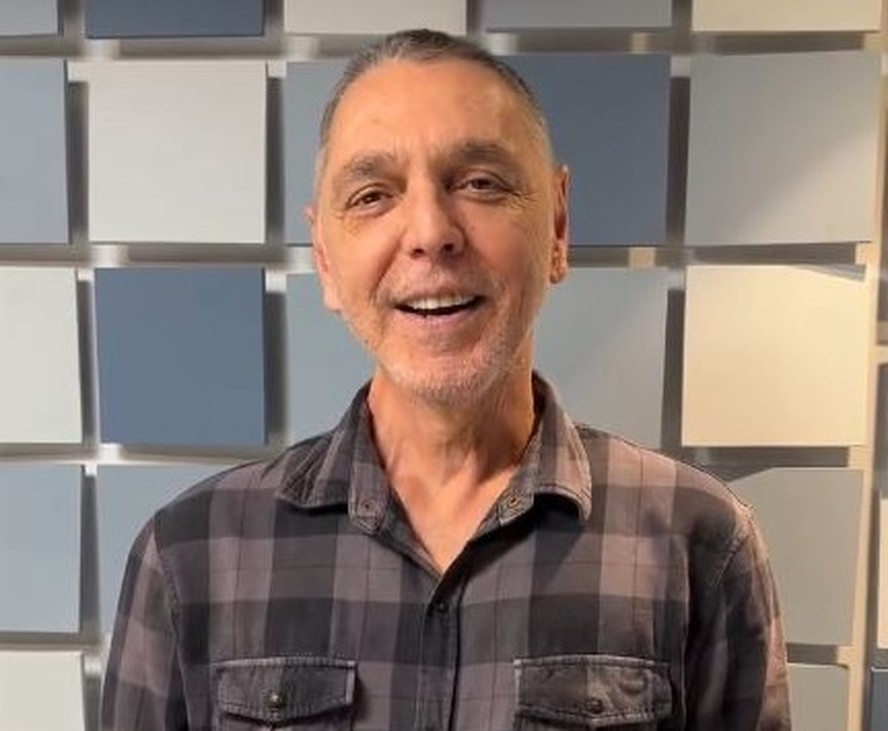 Afastado da TV, Guilherme Leme fala dos projetos no teatro e lembra namoro com Vera Holtz