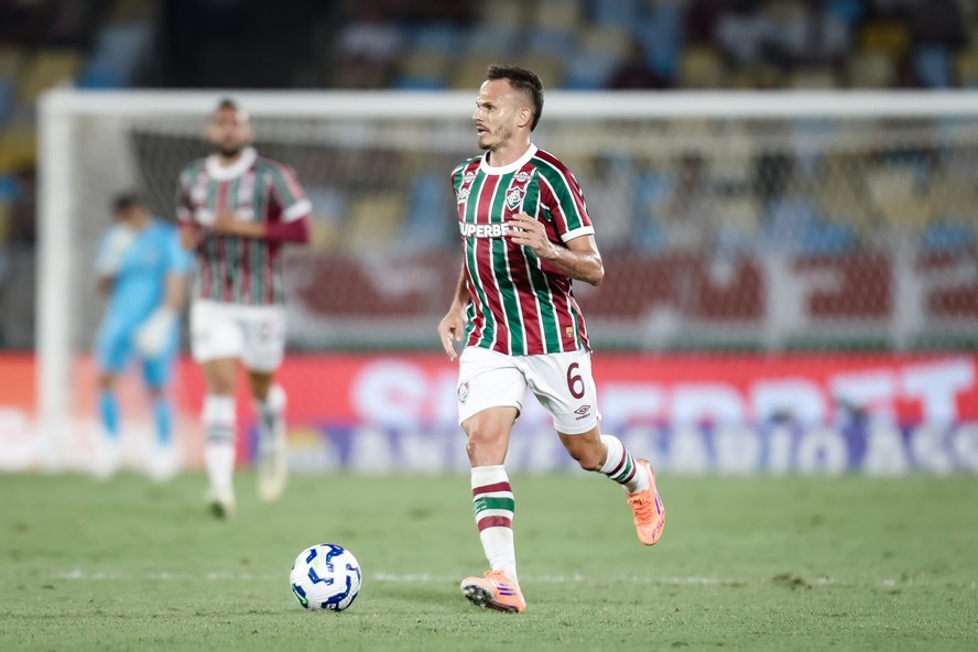 Longe dos holofotes, Renê se destaca em parceria com Lucho Acosta e ...