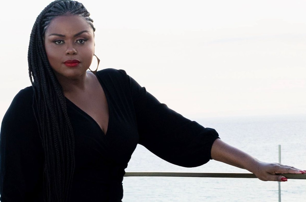 Carla Cristina Cardoso fala do sucesso de ‘Vai na fé’ e de relacionamentos