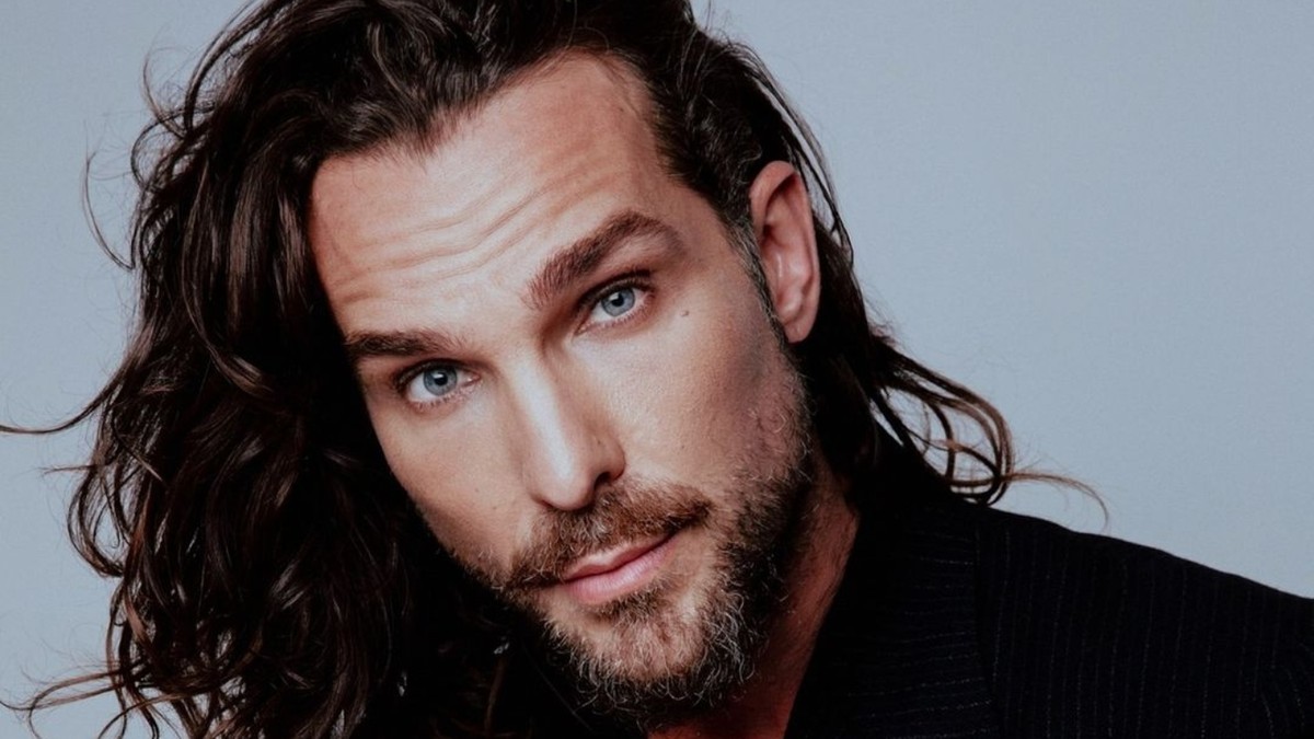 Novo visual de Igor Rickli: ator adota técnica capilar para dar volume ...