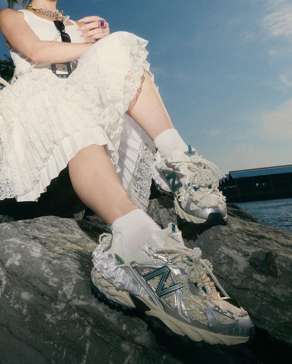 Toda grifada, G-Kay se prepara para conferir os desfiles da Semana de ...