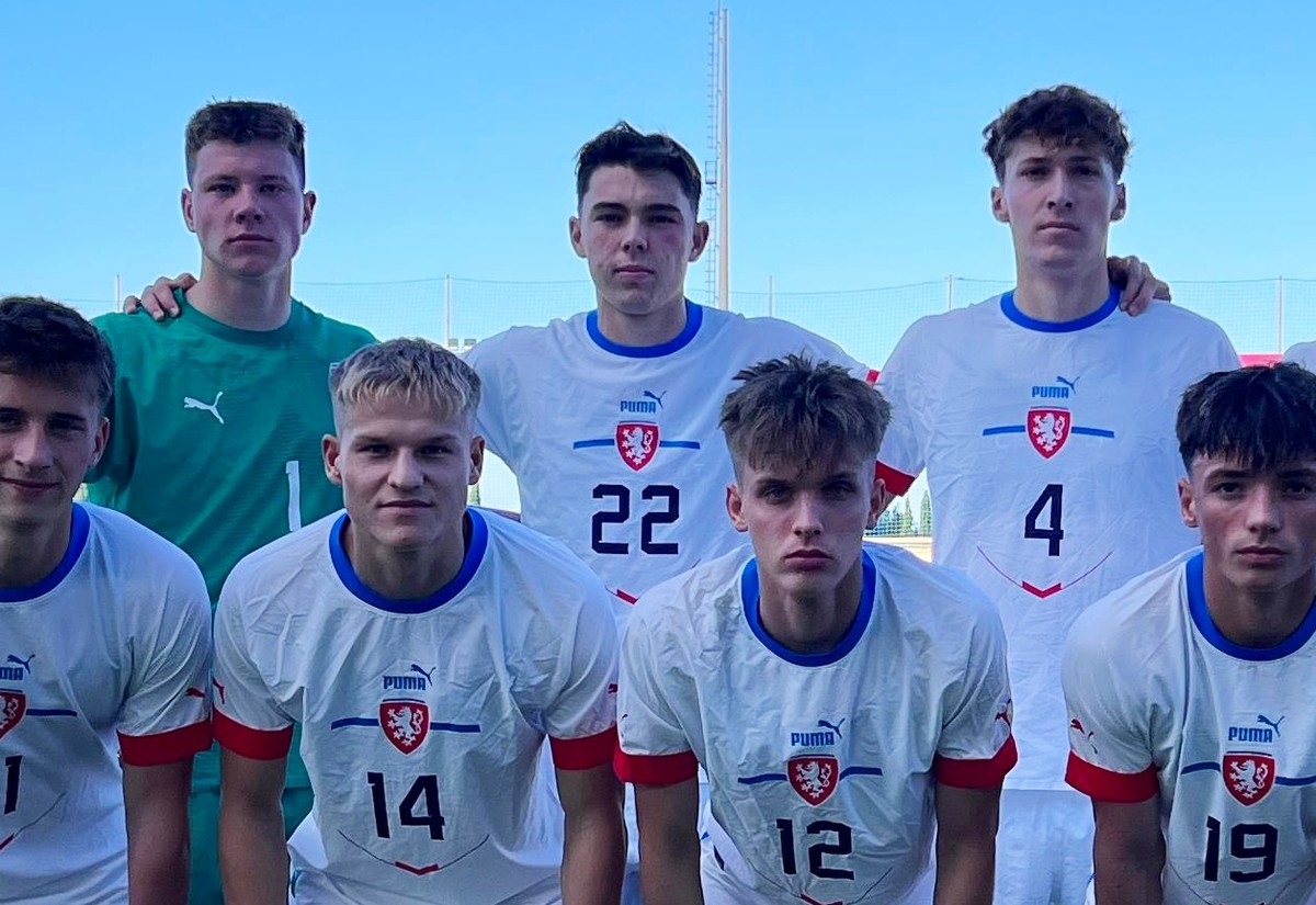 Atacante, filho de Buffon abre mão da Itália e marca hat trick por ...