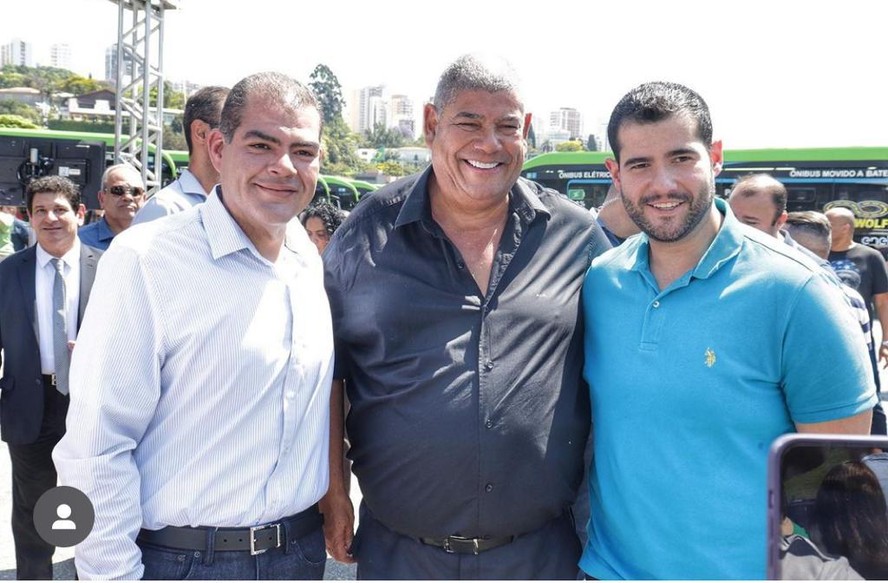 Filho do presidente da Câmara de SP e pró-armas: saiba quem é Alexandre ...