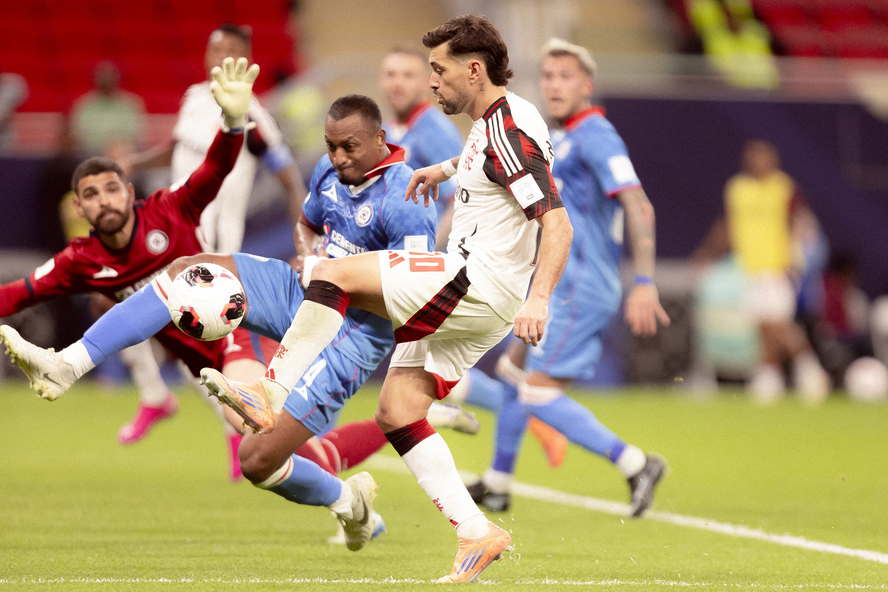 Flamengo vence o Cruz Azul e avança no Intercontinental; veja como foi ...