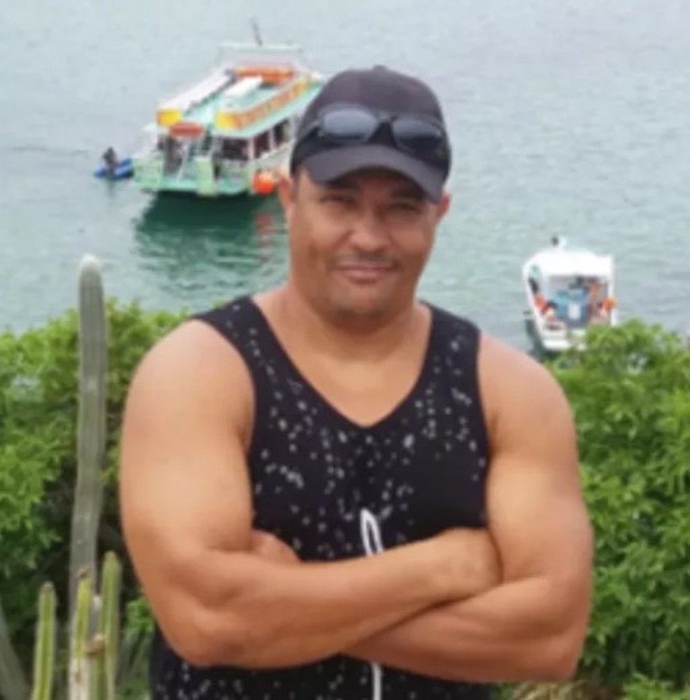 Ex-PM acusado de integrar grupo de matadores 'Escritório do Crime' é preso