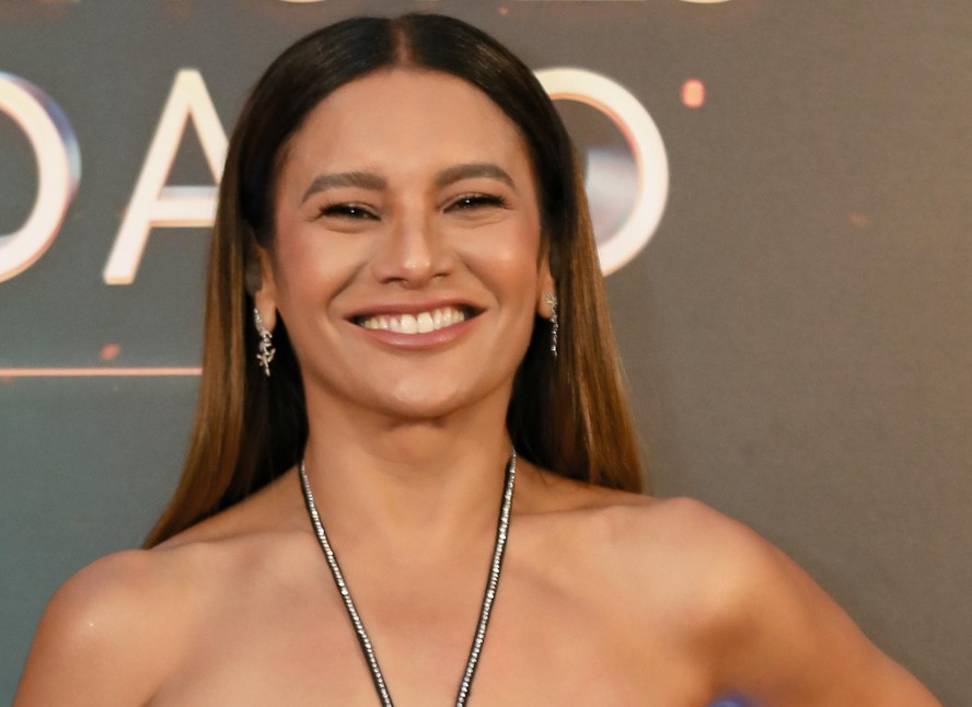 Os 40 anos de carreira de Dira Paes