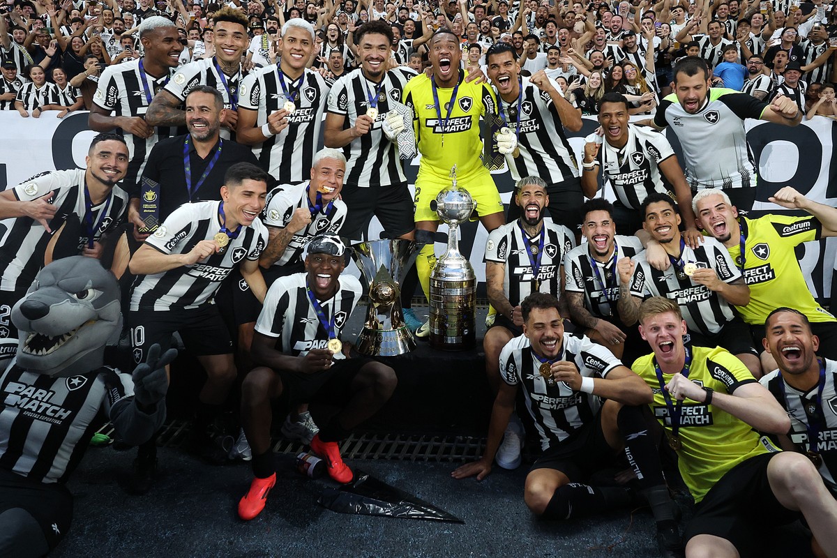 Botafogo é eleito quinto melhor time do mundo em 2024 após temporada ...