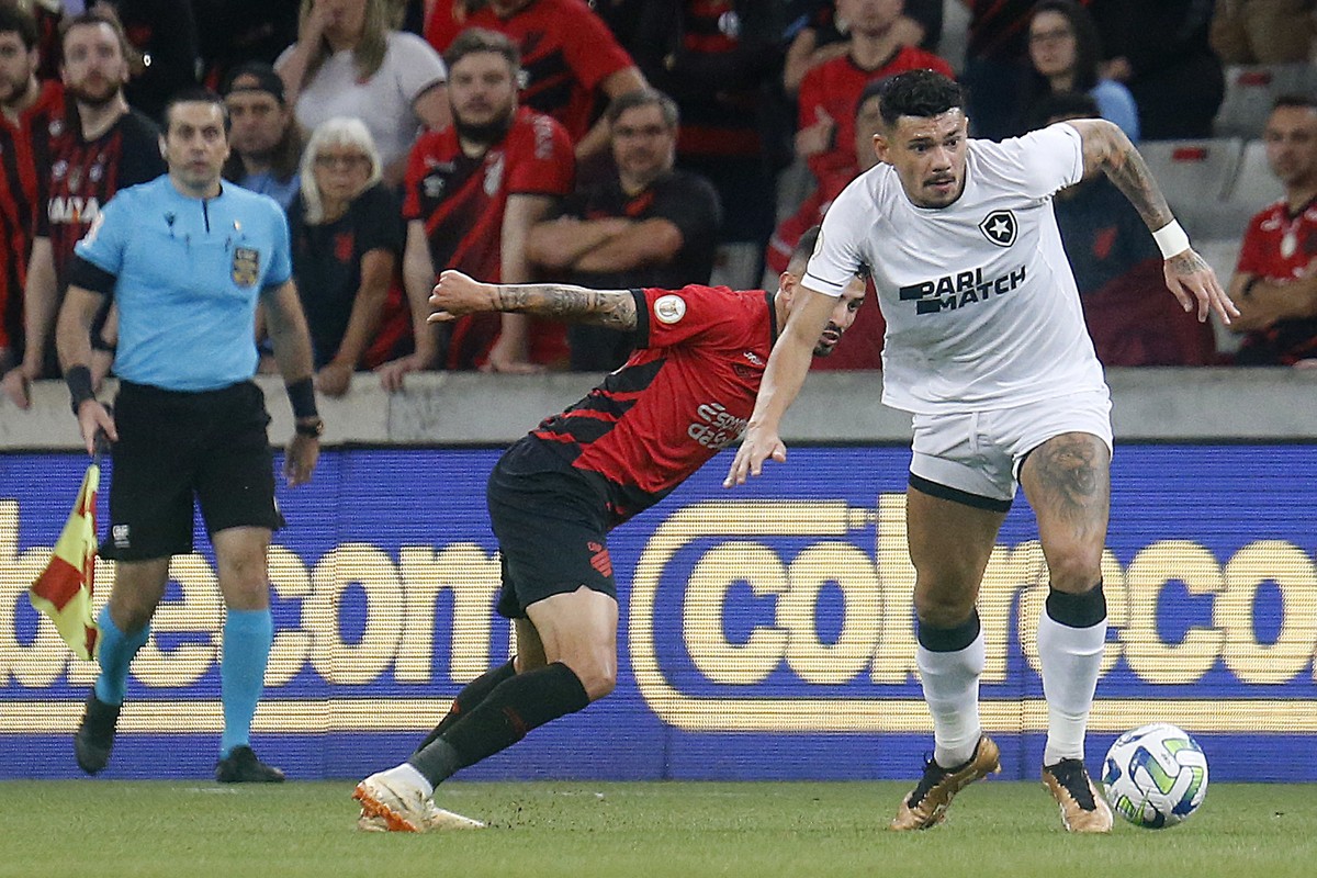 Análise: derrota do Botafogo para o Athletico mostra equilíbrio e ...