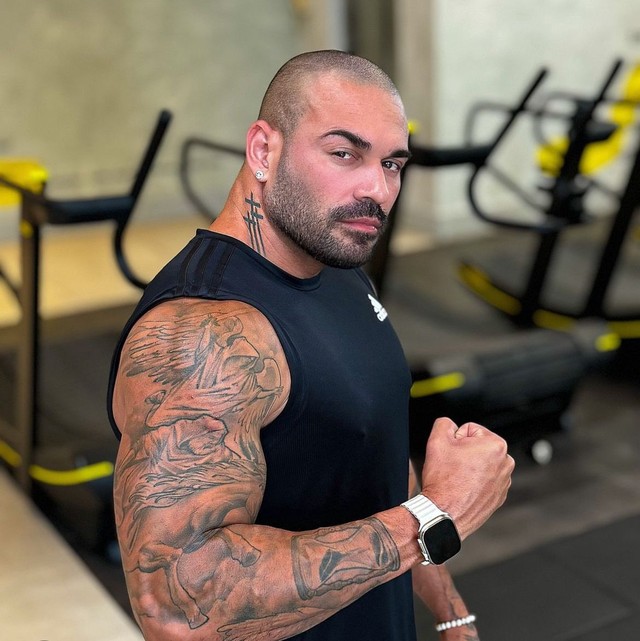 Quem é Moisés Carvalho, o personal que ajuda Jojo Todynho a transformar o corpo