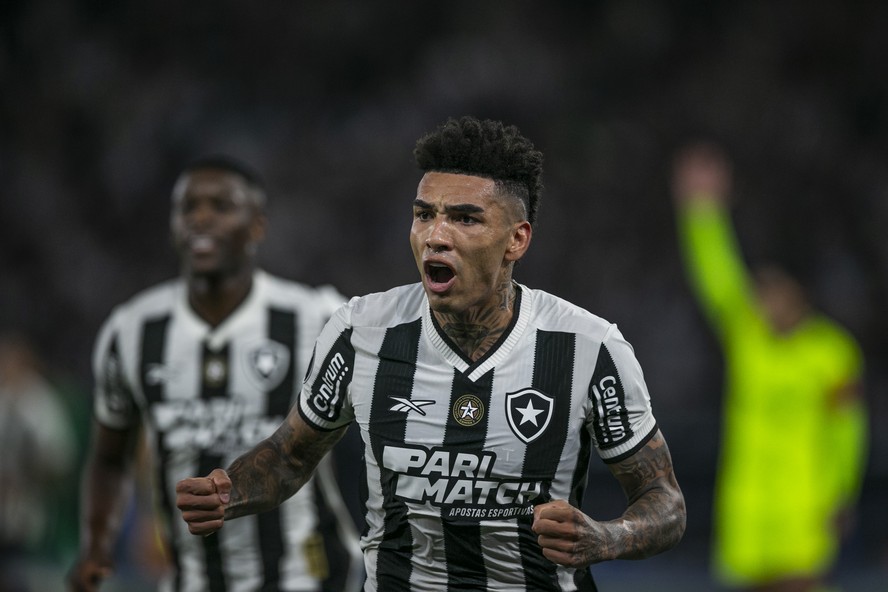 Em menos de dois meses no Botafogo, Igor Jesus mostra predicados e ...