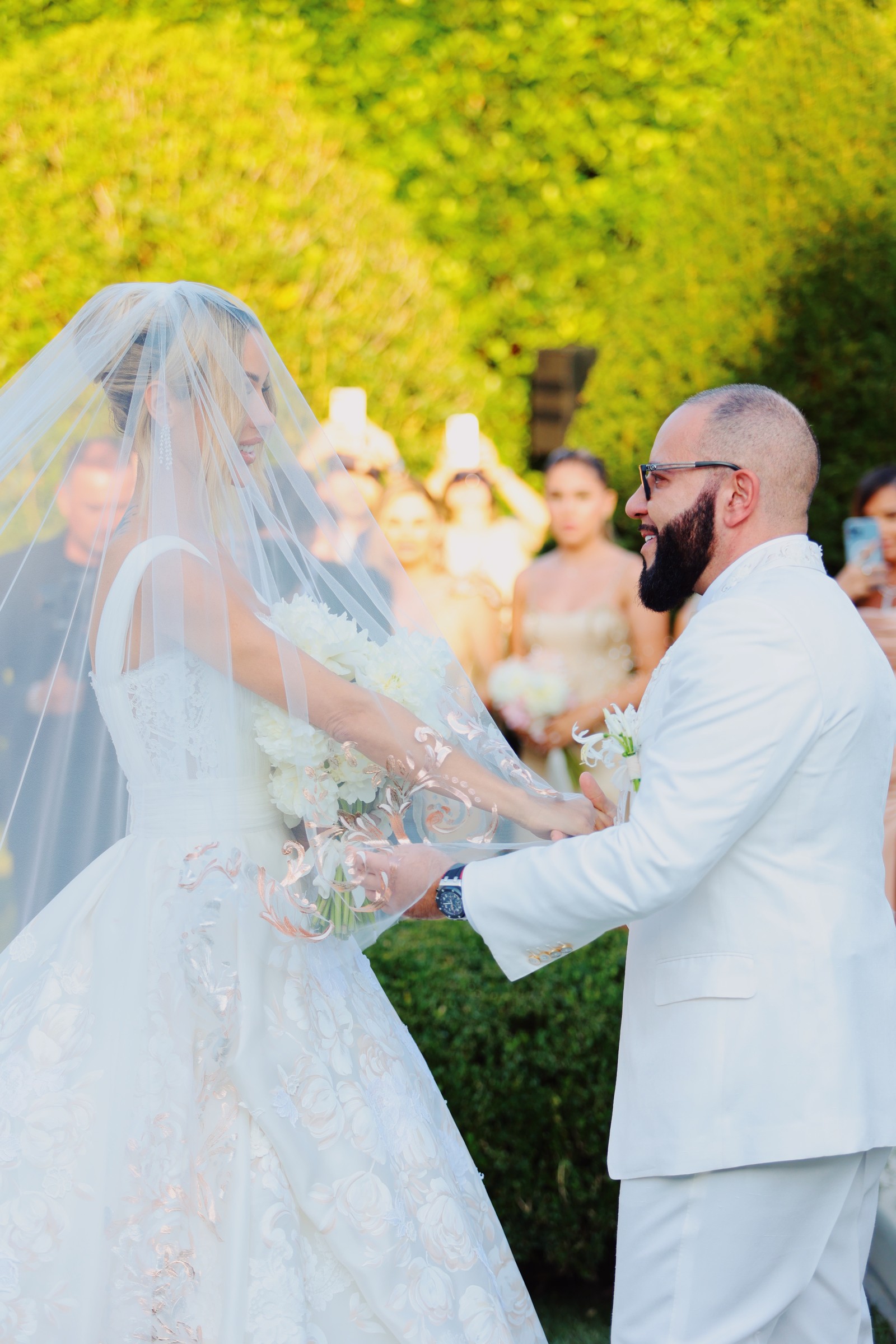 União de magnata russo com influencer brasileira: veja fotos exclusivas ...