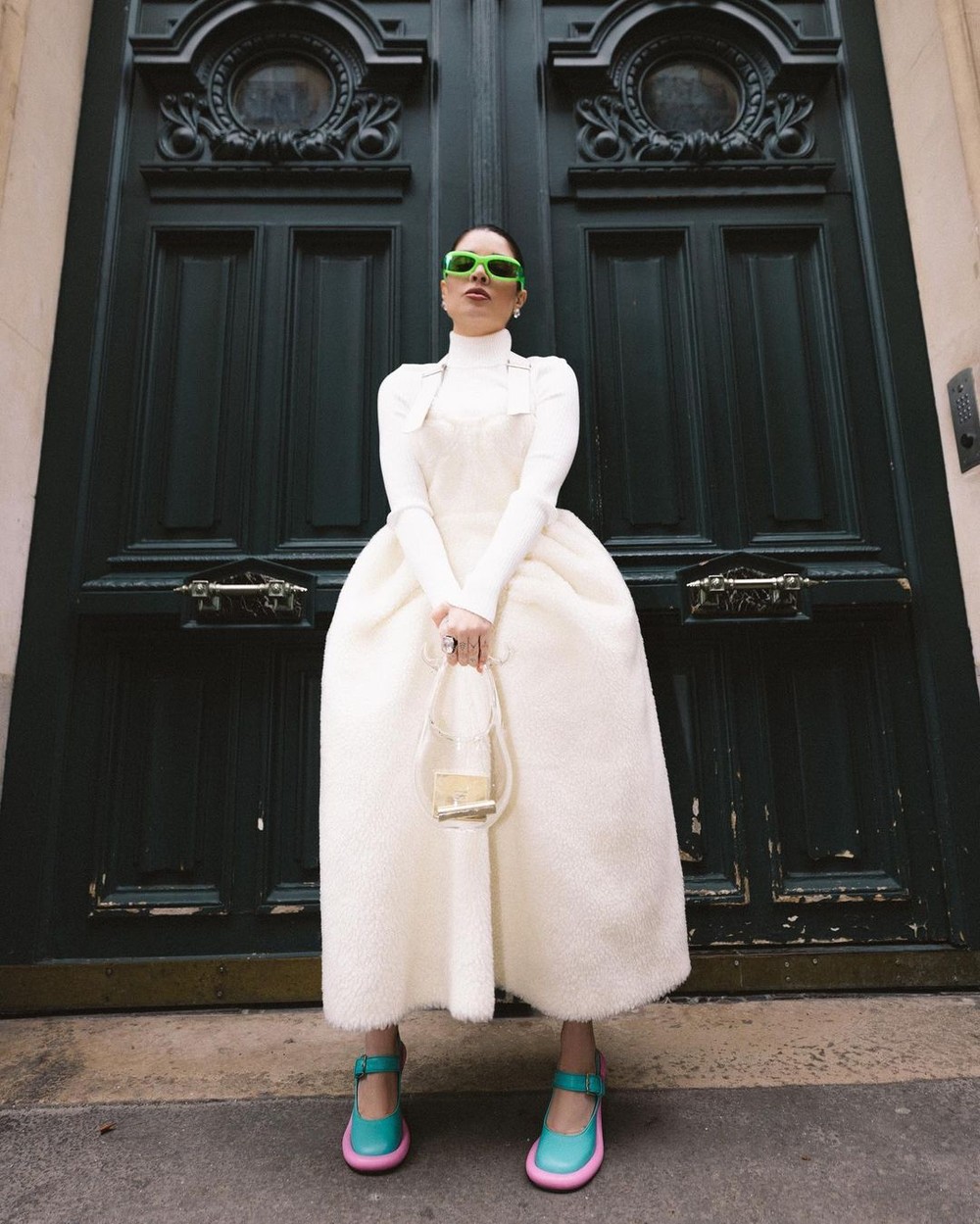 G-kay abre álbum de fotos durante Semana de Moda em Paris