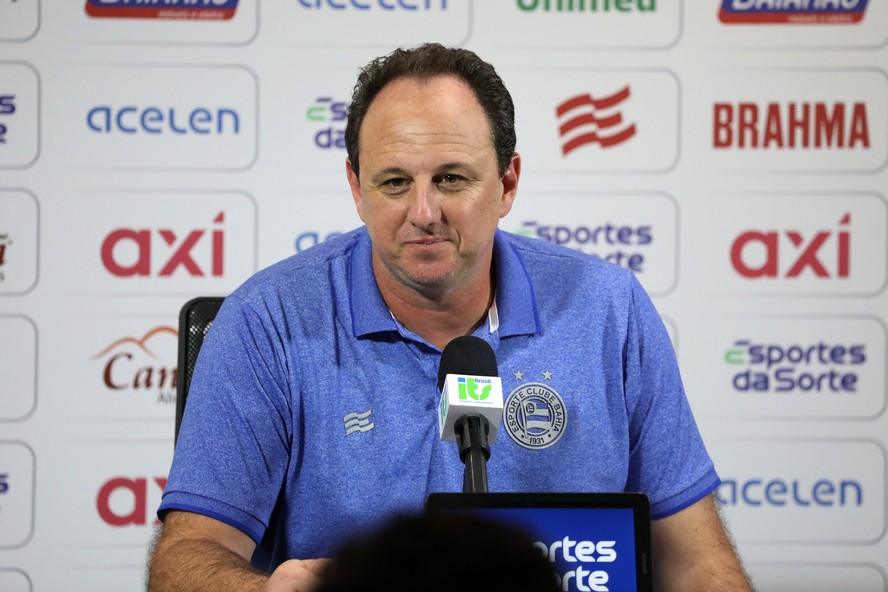 Rogério Ceni repete velho hábito no Bahia