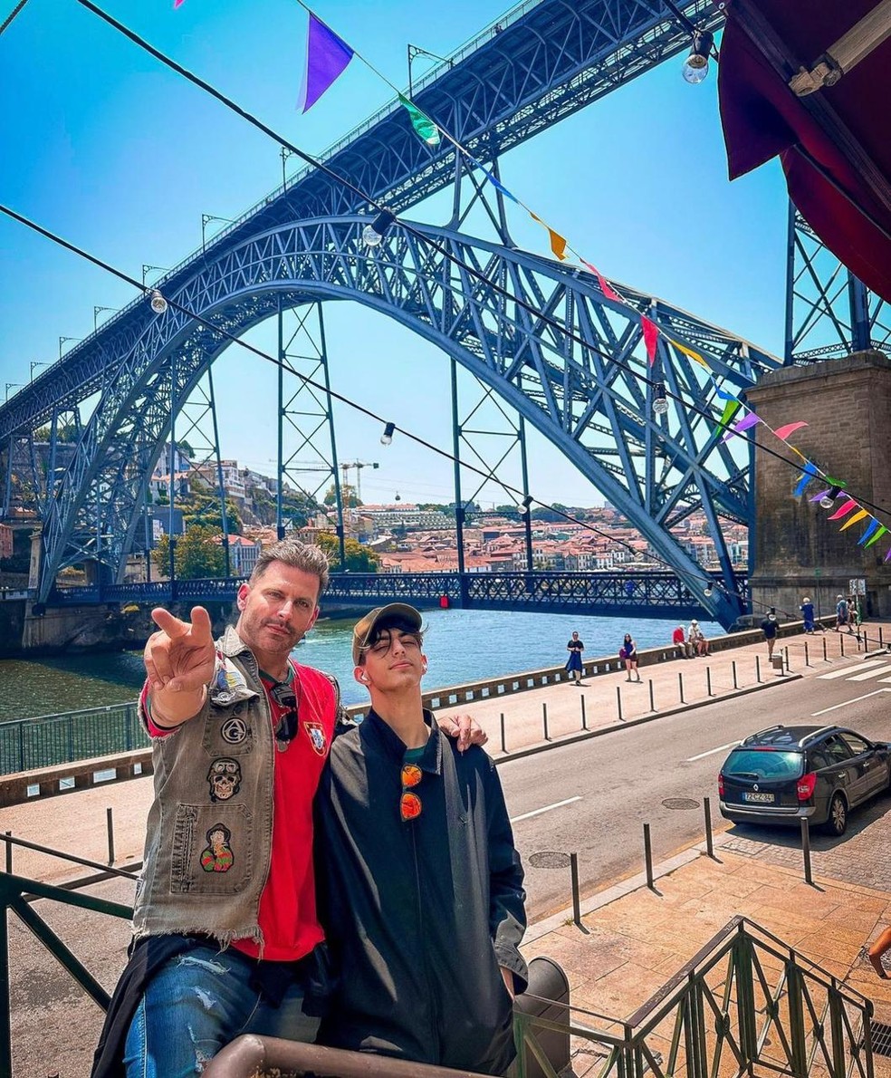 Henri Castelli posta com o filho em viagem a Portugal, e seguidores ...