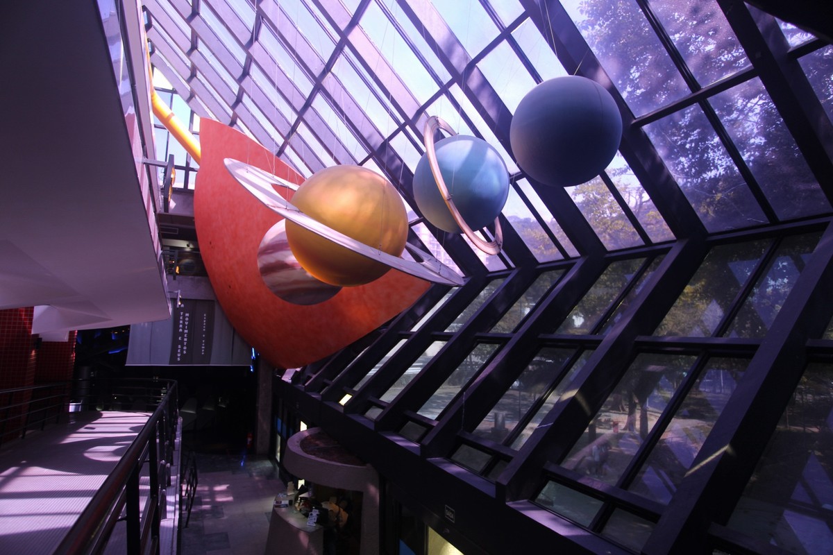 Com luau toda semana, Planetário reabre após obras