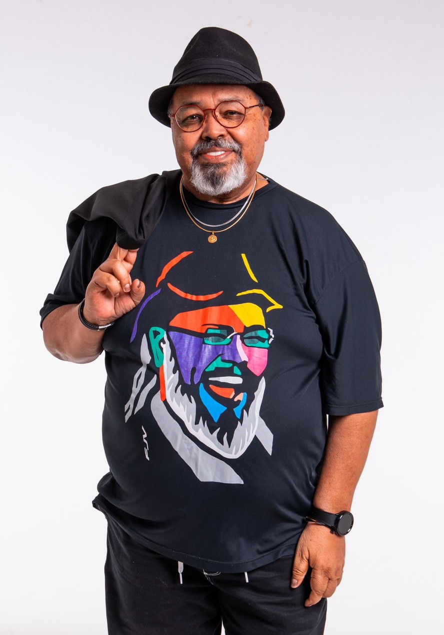 Jorge Aragão estreia nova turnê: 'Sambazin de Jorge'