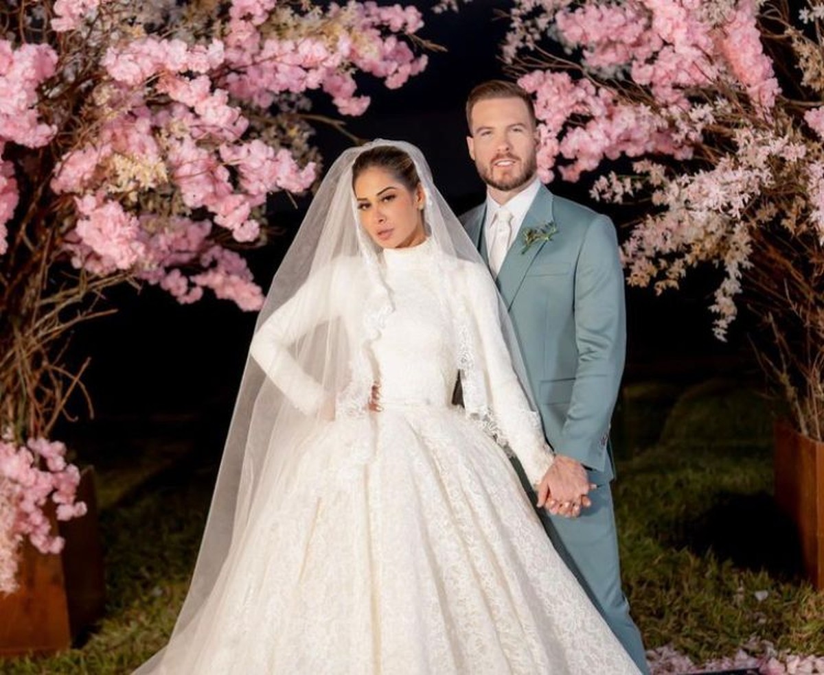 Baile da Disney, filha com o mesmo vestido e poucos convidados: saiba ...