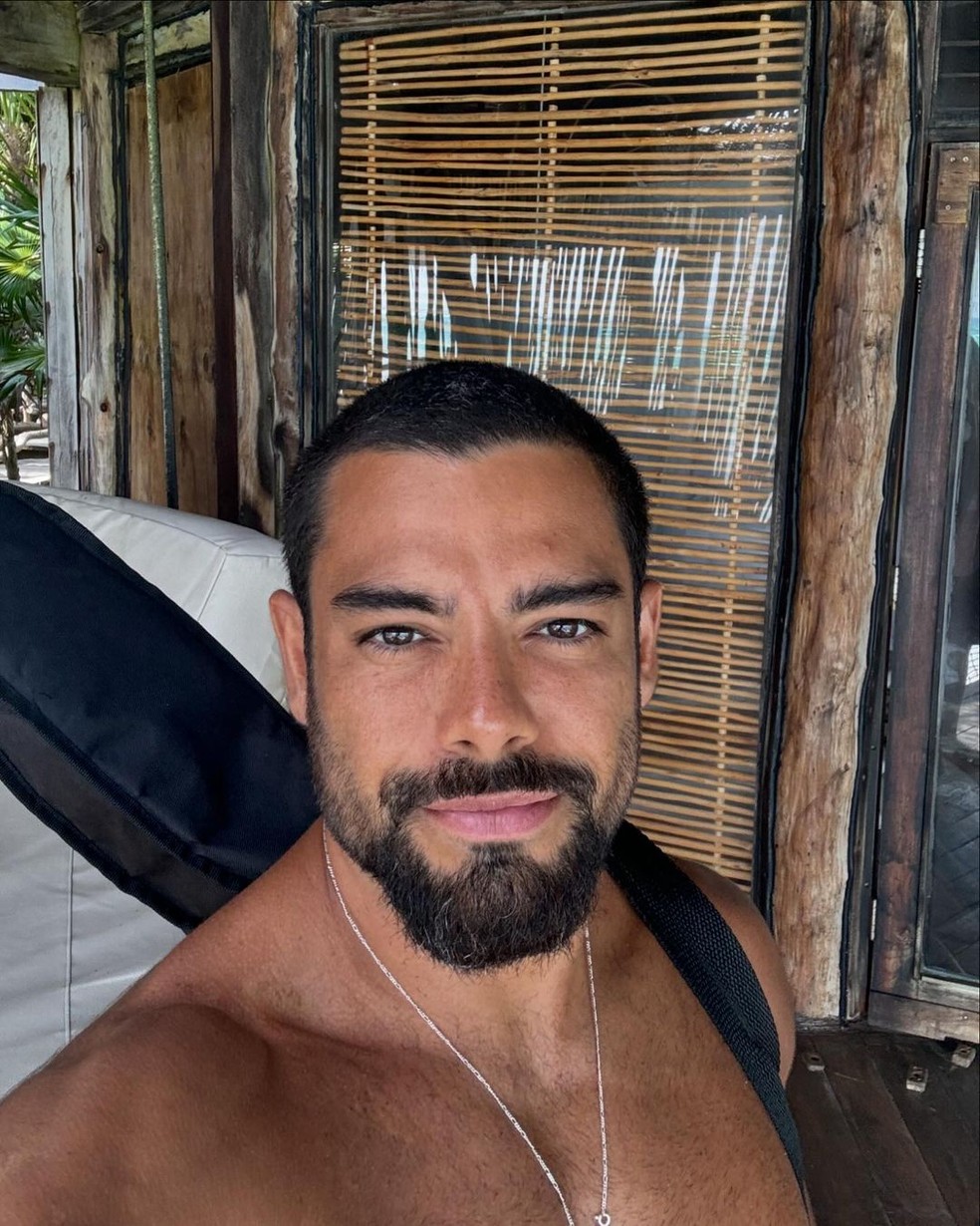 Web reúne pistas e mostra que Pedro Andrade, novo namorado de Sandy, já ...