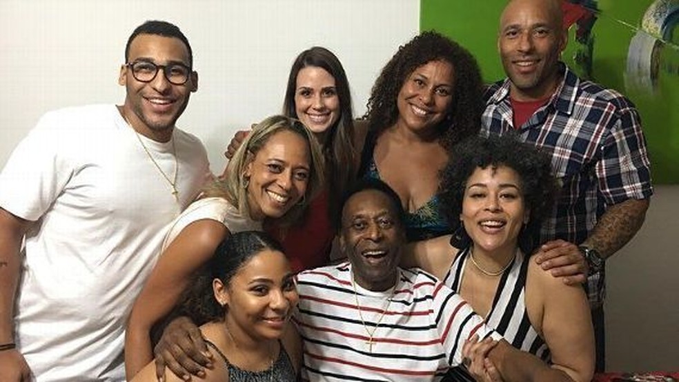 O pai Pelé: saiba quem são os sete filhos do Rei e como era a relação ...
