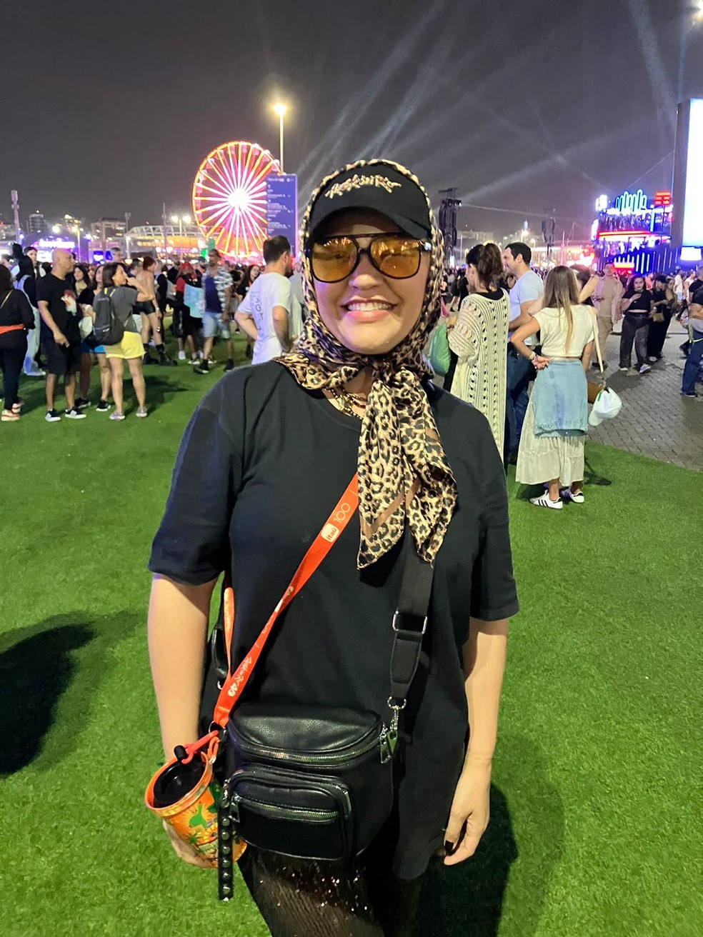 Rock in Rio 2024: amarrados à cabeça cobrindo os cabelos ou presos ao ...