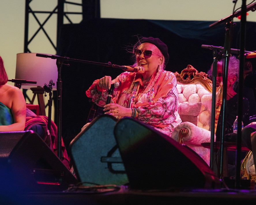 Joni Mitchell, após se recuperar de um aneurisma, será uma das atrações ...