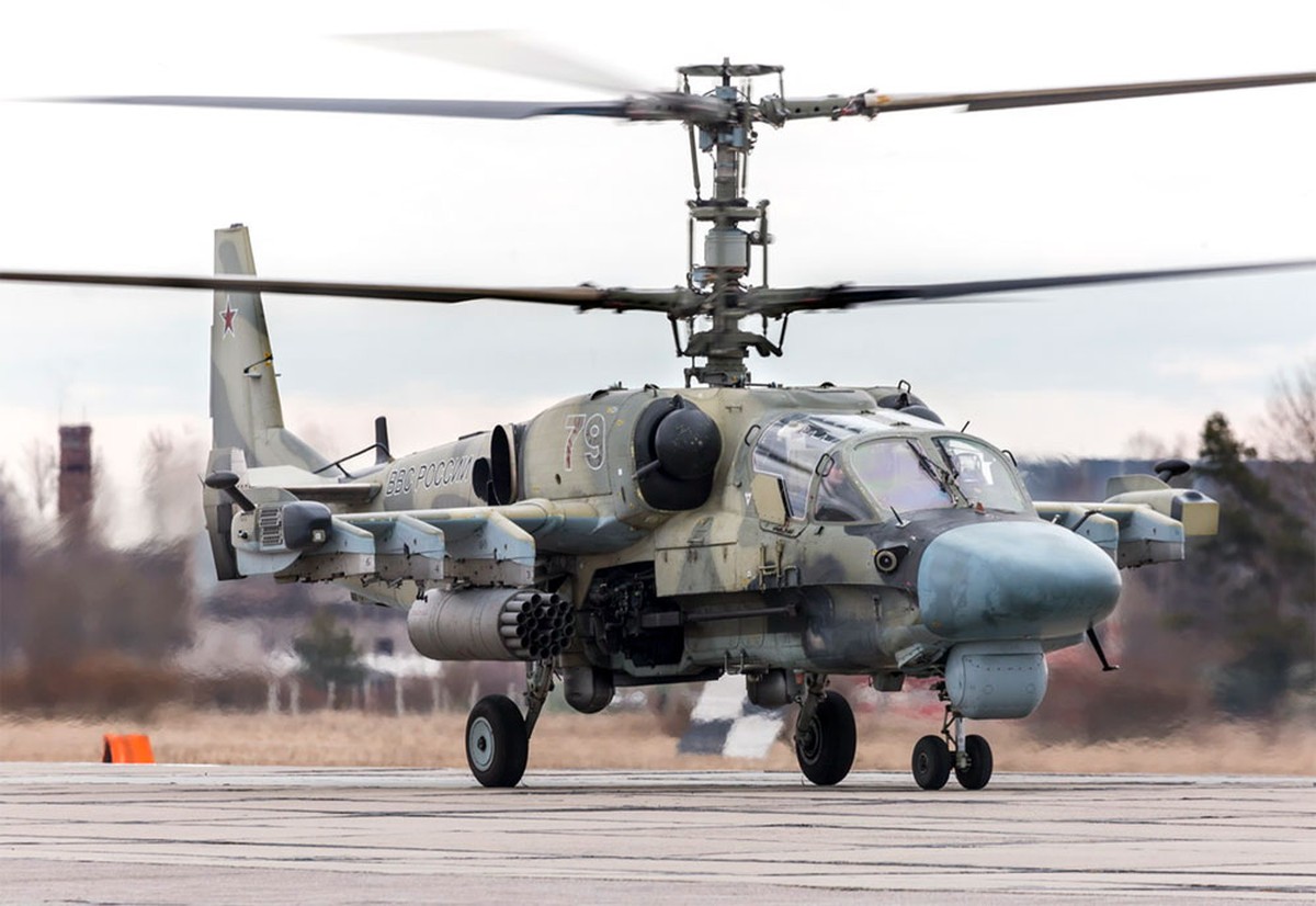 Ka-52 Alligator: helicóptero russo usado para conter contraofensiva ...