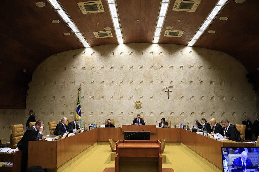STF retoma julgamento que pode retirar mandato de sete deputados; cinco ...