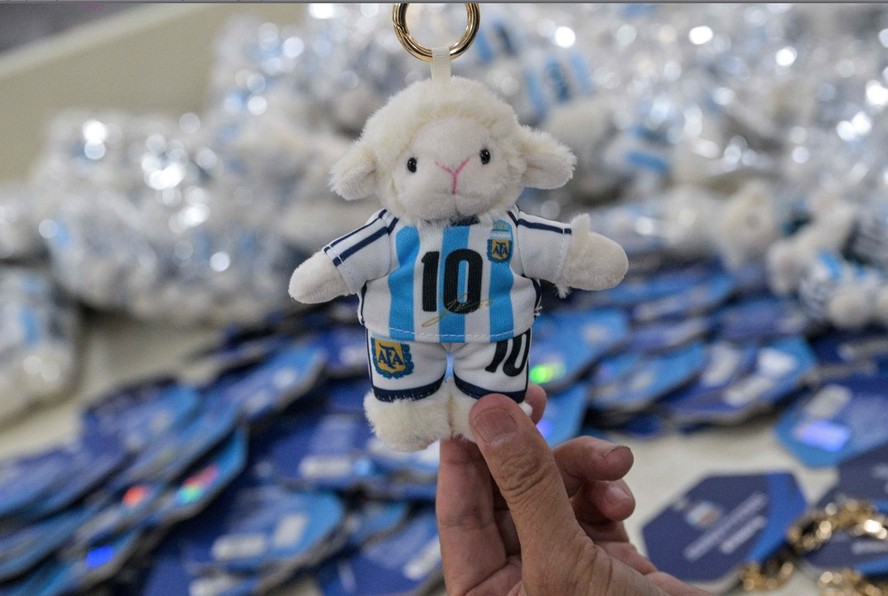 Chineses faturam alto com 'cabra' de Messi às vésperas da Copa nos EUA