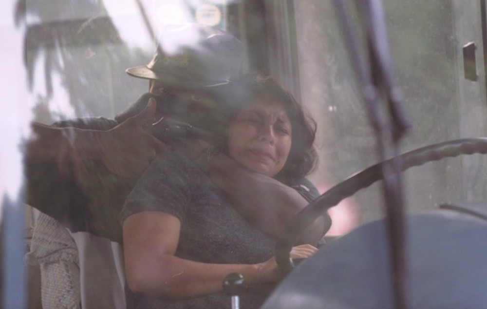 Fotos resgatam tensão e tragédia no sequestro do ônibus 174, há 25 anos