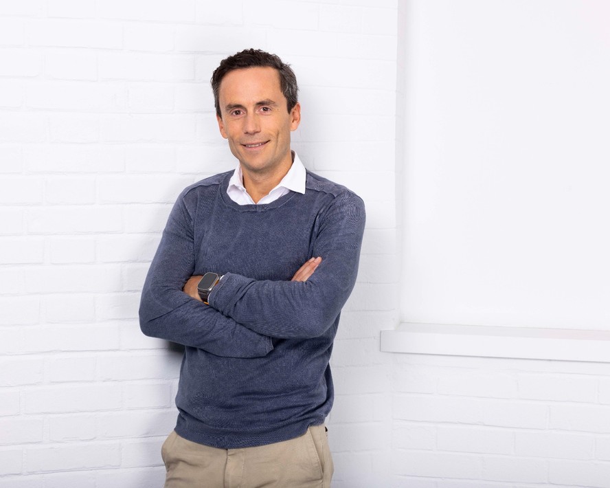 ‘Maioria quer saber quais músicas são feitas por IA’, diz CEO da Deezer ...