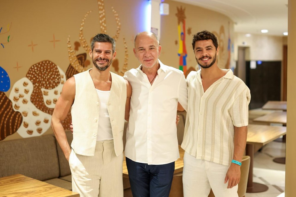 'Só acontece no Brasil', diz ator argentino Dario Grandinetti, sobre cena em que toda equipe de ...