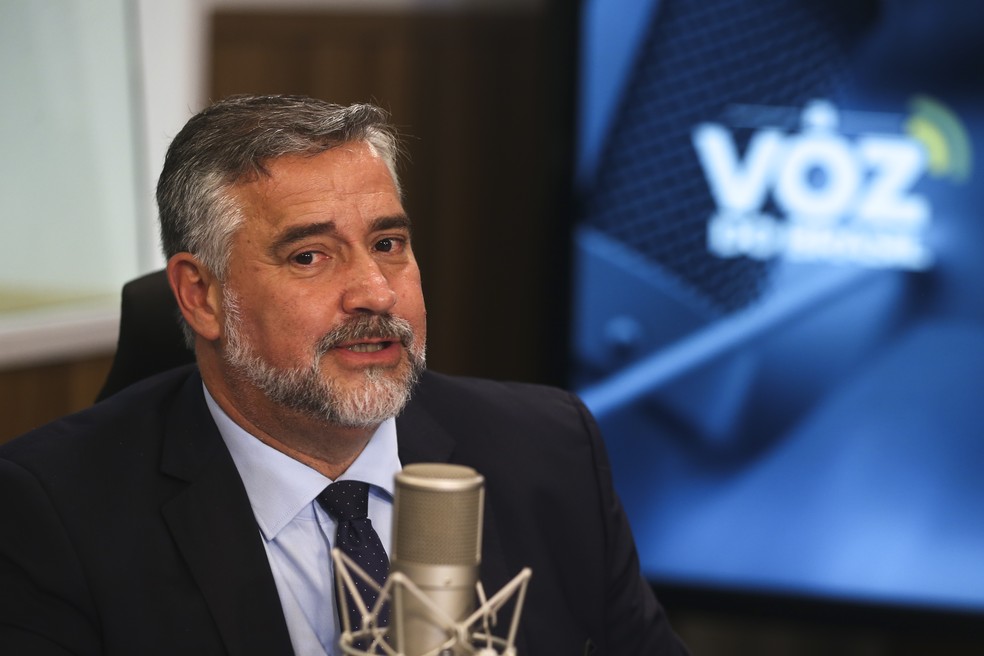 Entrevista: ‘É melhor que haja lei sobre fake news’, diz Paulo Pimenta