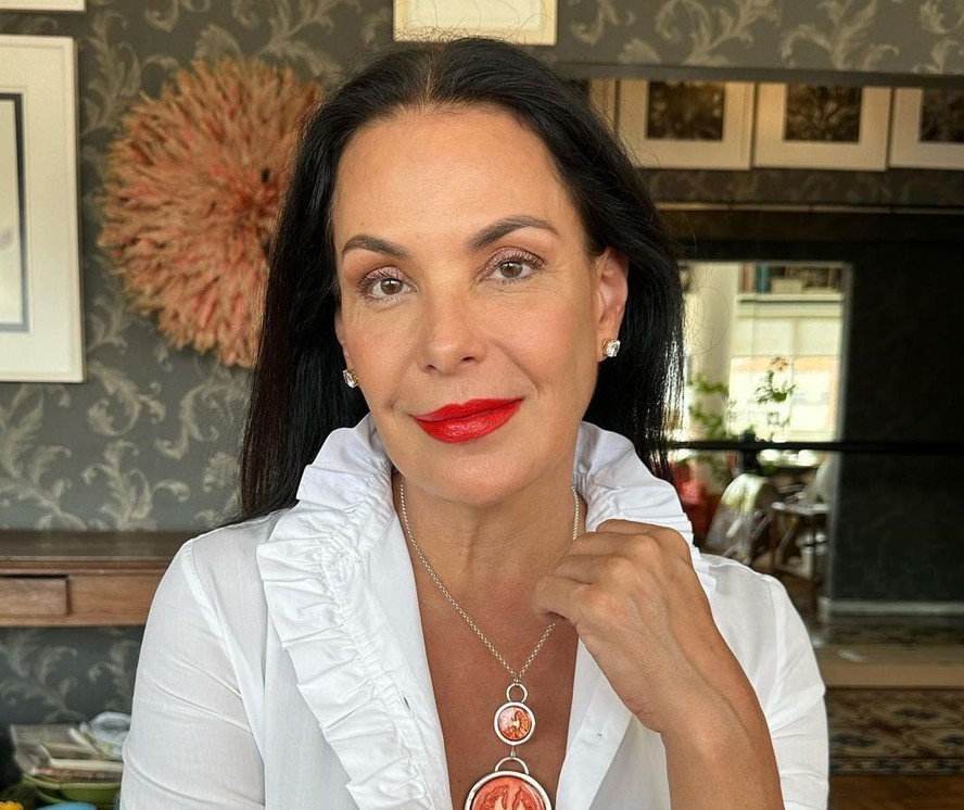 Carolina Ferraz diz já ter data para se aposentar e fala de autoestima aos 55 anos: 'Me sinto ...