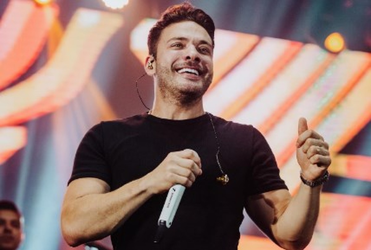 Wesley Safadão volta aos palcos após pausa para tratar transtorno de ansiedade: 'Felicidade'